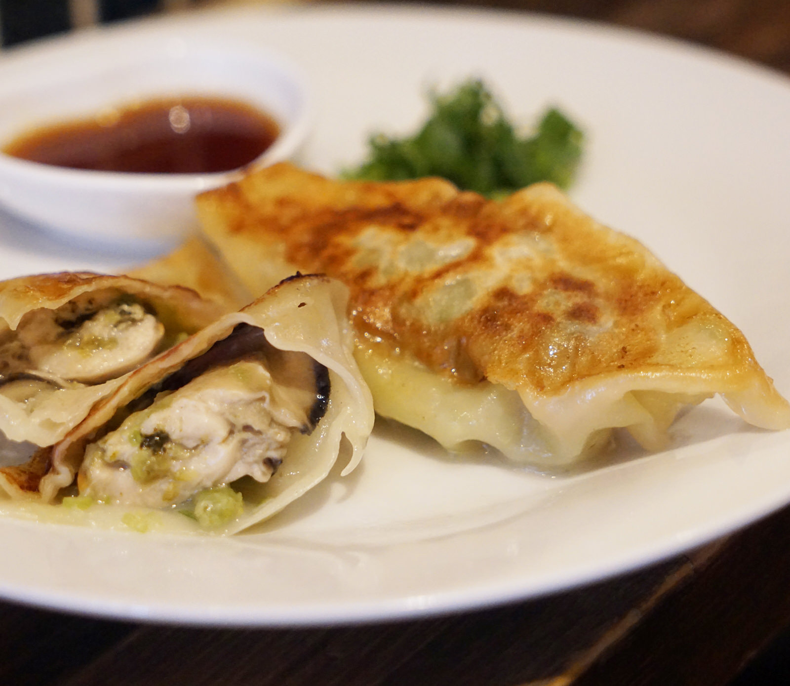 広島はしご牡蠣の｢カキぎょうざ｣メニュー | カンパイ!広島県 牡蠣ングダム